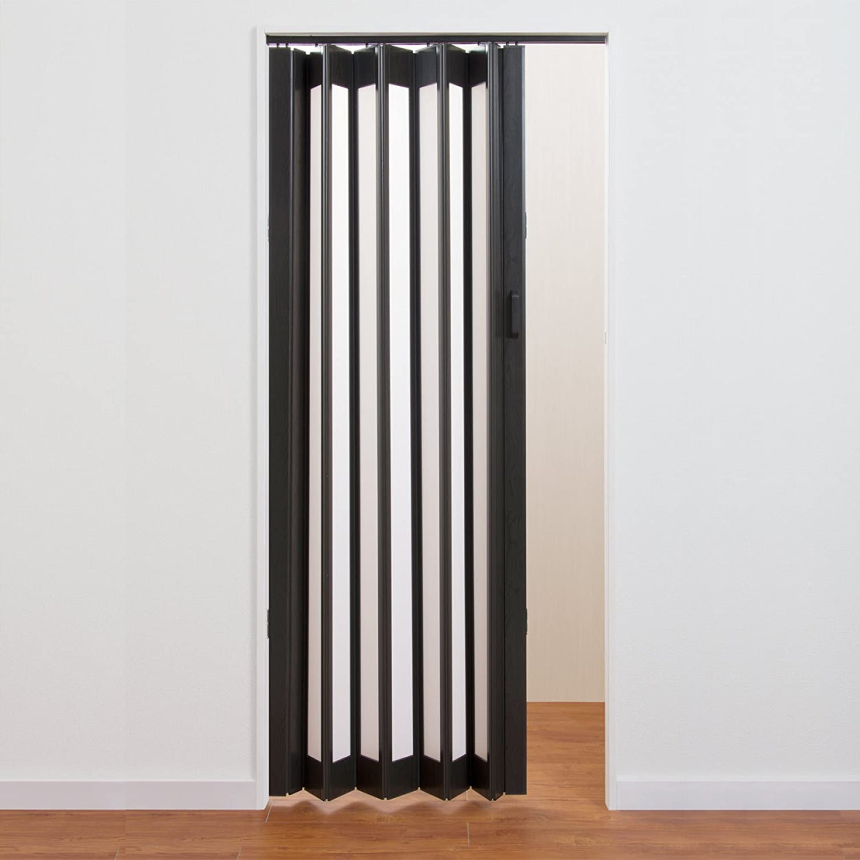 パネルドア おしゃれ オシャレ シアーズ オーダーメイド アコーディオンドア 窓 ガラス 取っ手 間仕切り 引き戸 ホワイトウッド 木目調